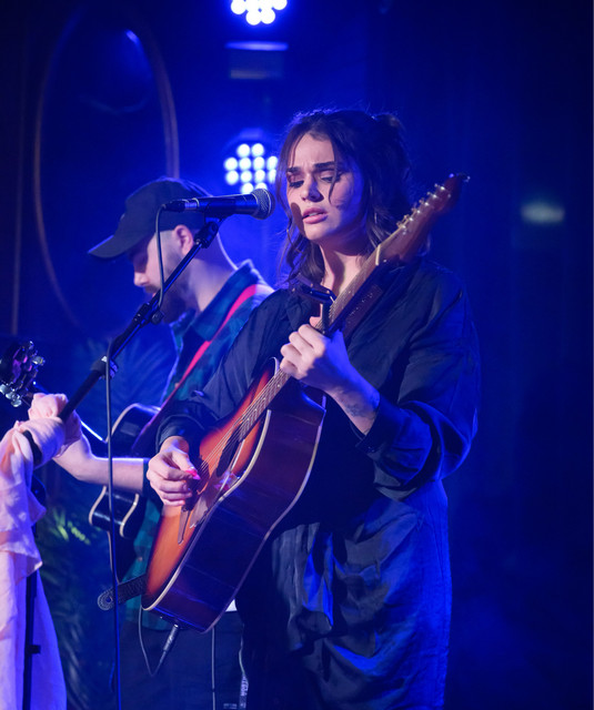 Mela Bee - Songs, Events and Music Stats | Viberate.com