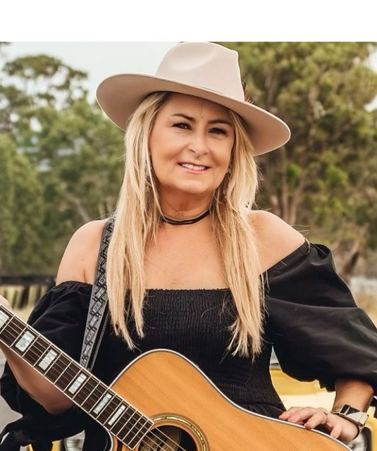 Sandy Summers - Songs, Events and Music Stats | Viberate.com